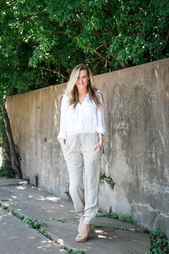 A Simplified Style for the Weekend - Celebrity Style Guide